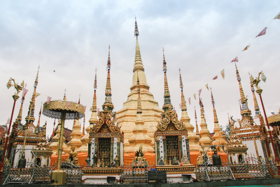 Tak - Opulent Routes