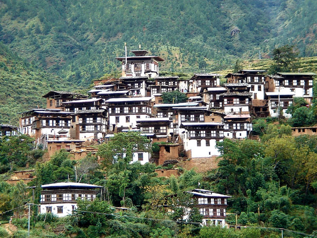 Wangdue Phodrang – Opulent Routes
